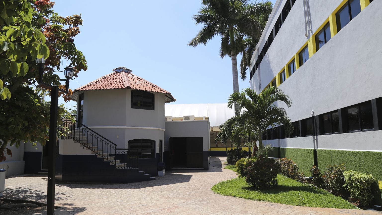 Institucion – Preparatoria CELA